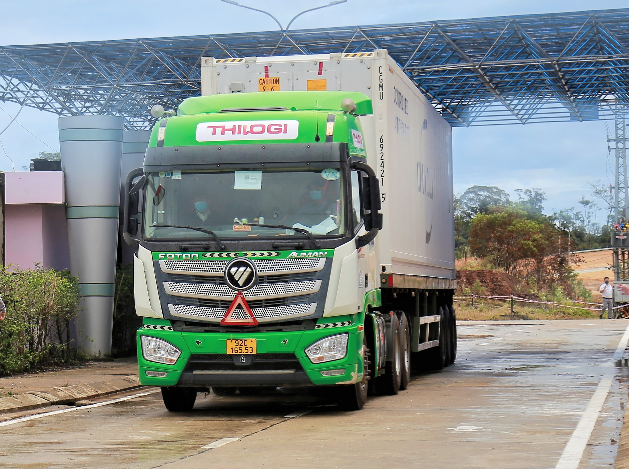 Thilogi mở tuyến vận chuyển qua cửa khẩu quốc tế Nam Giang - Đắc Tà Oọc