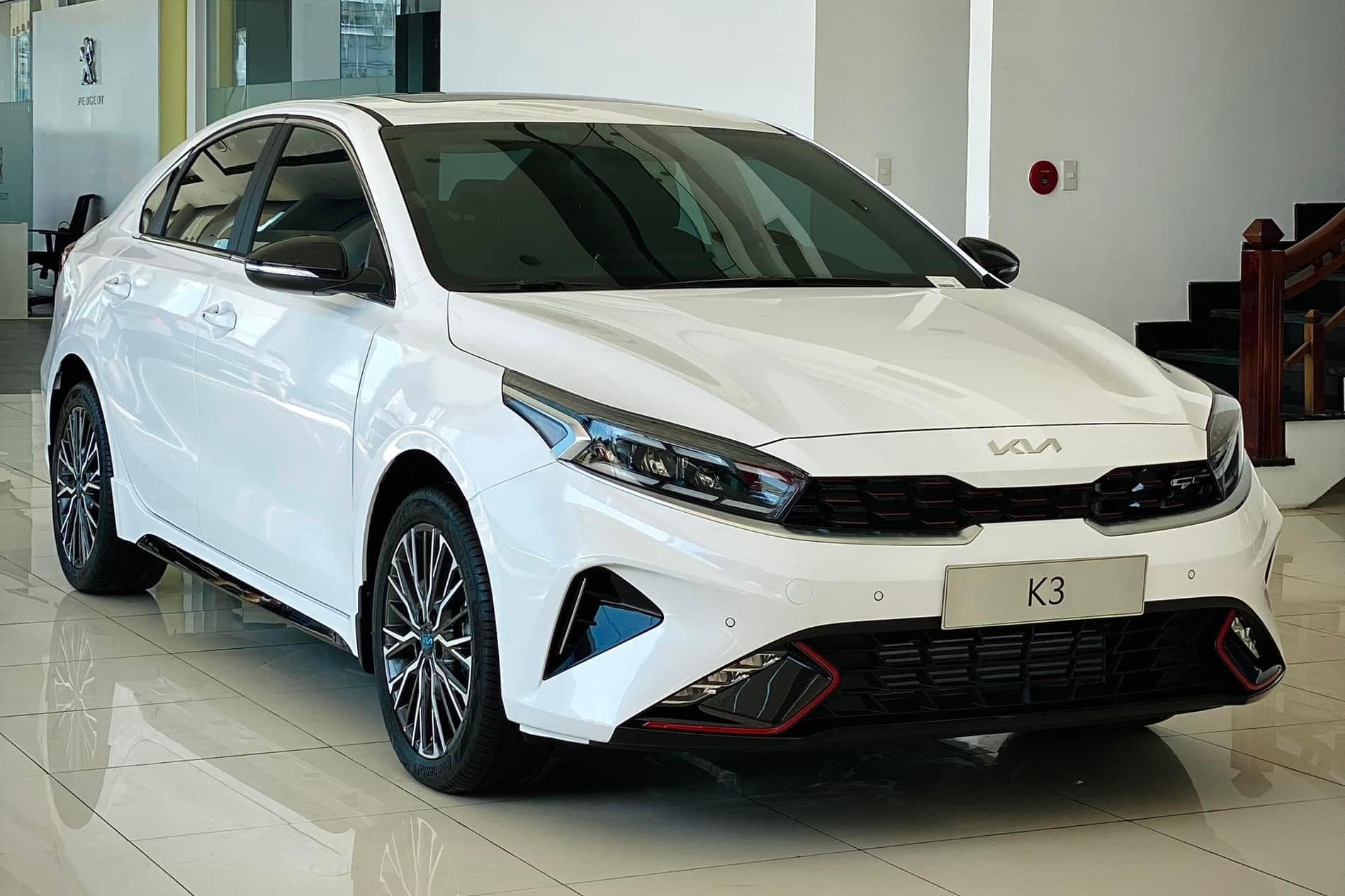 Xáo trộn ngôi 'vua doanh số' tháng 9 tại Việt Nam: Veloz tạo bất ngờ, Tucson, K3 lấy lại phong độ