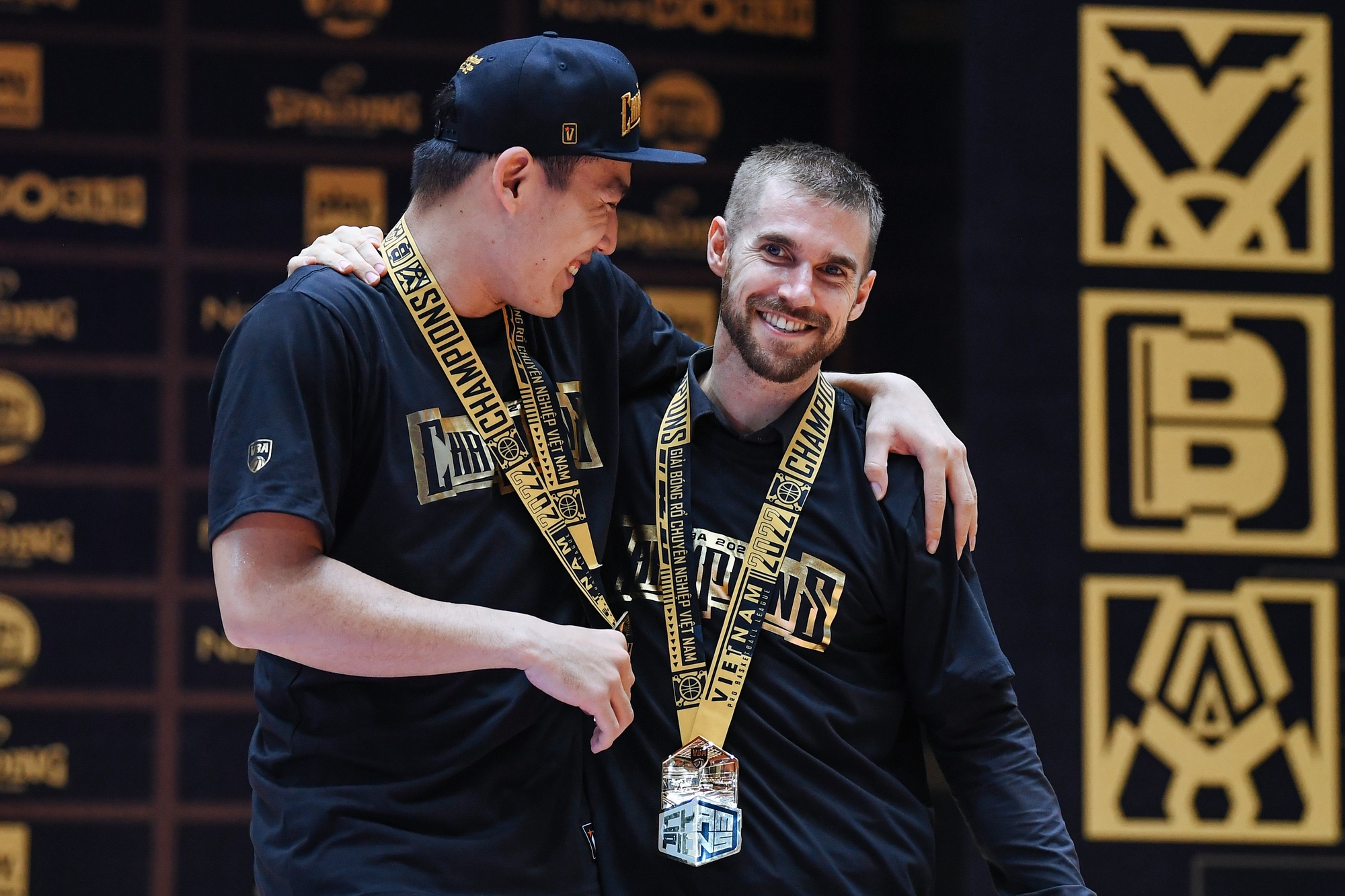 HLV Matt van Pelt dẫn dắt đội tuyển bóng rổ Việt Nam dự vòng sơ loại ...