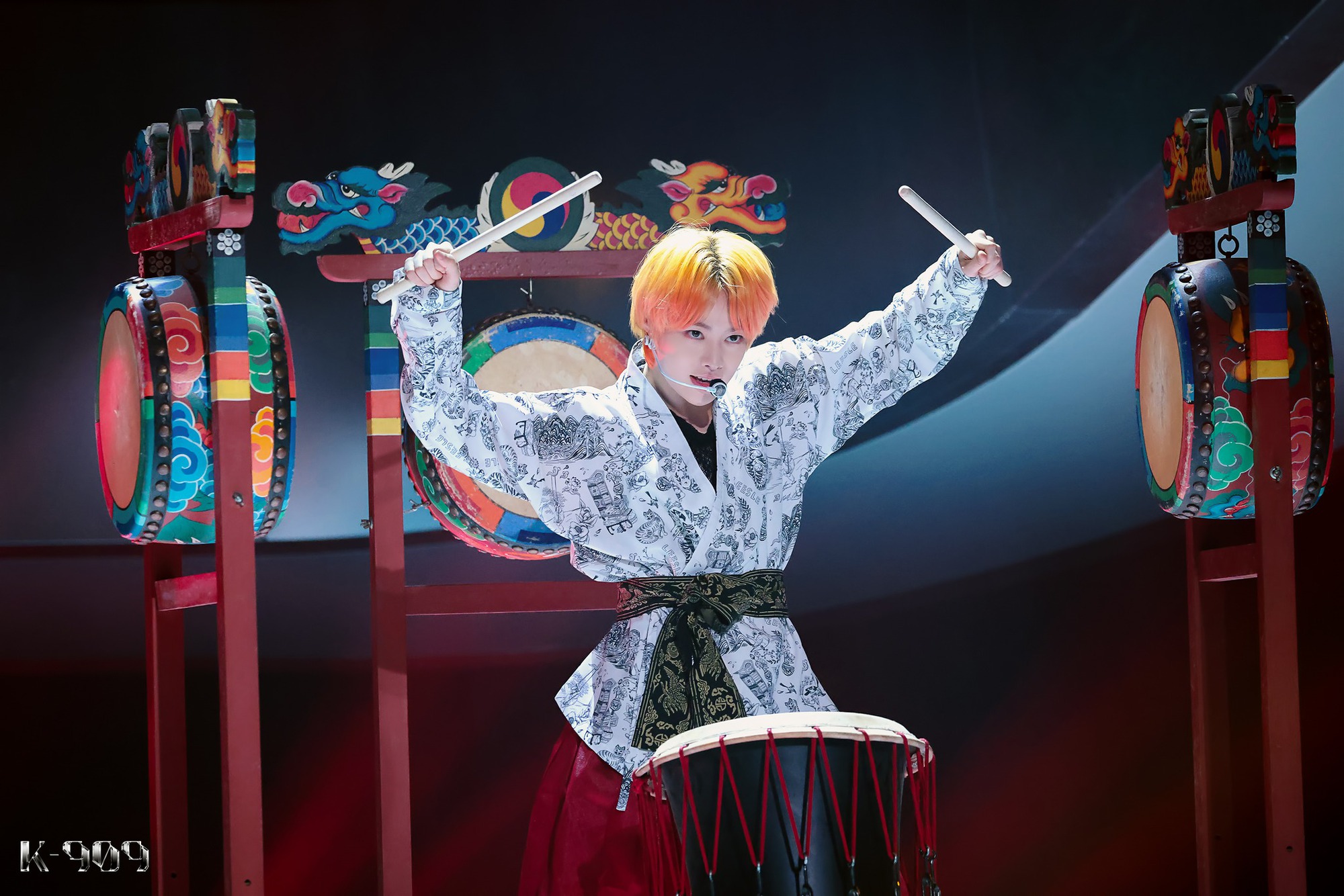 Hanbin (TEMPEST) được công ty của BTS gửi mail mời sang Hàn thực tập ...