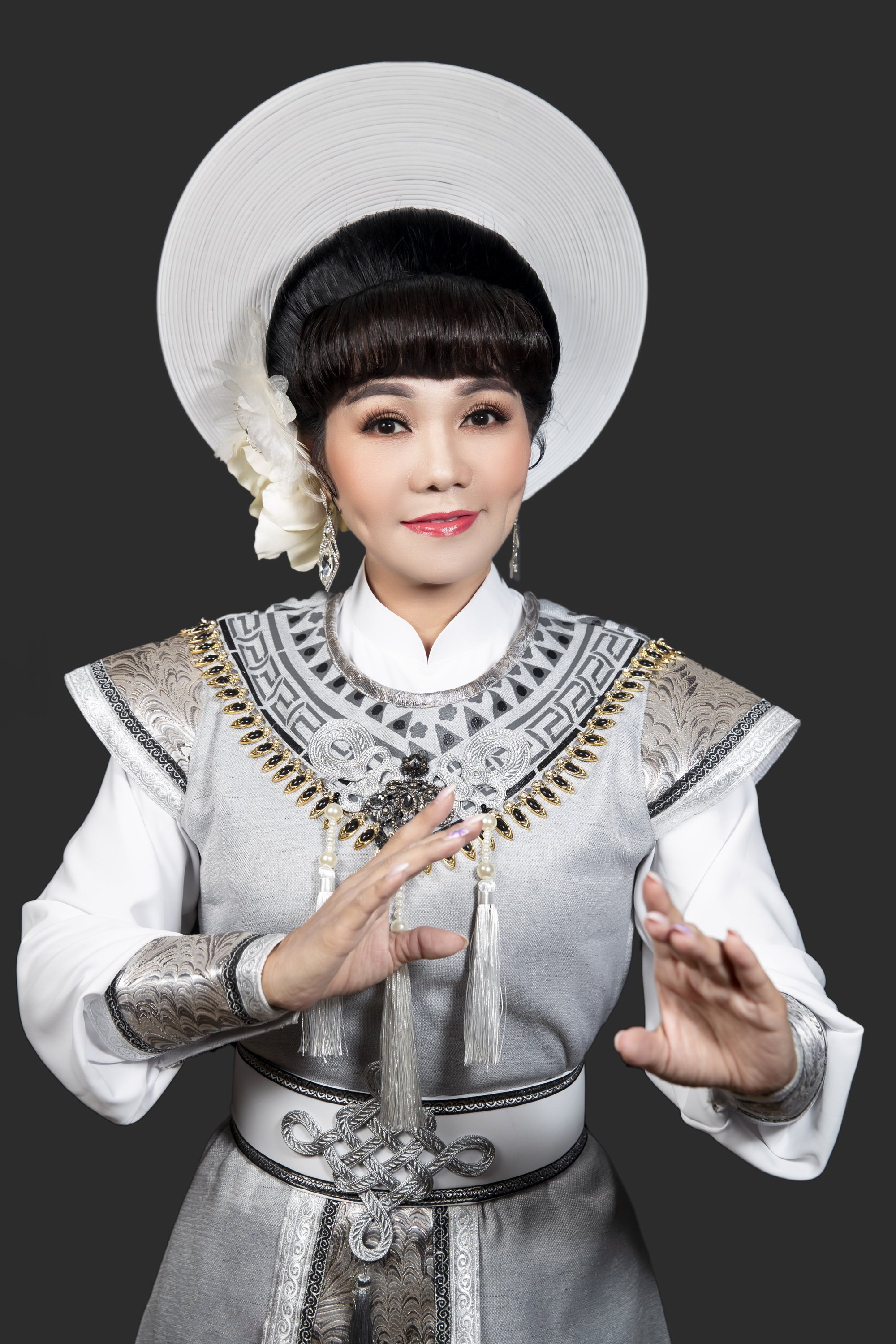 NSƯT Kim Tử Long mang vở cải lương kinh điển "Tiếng trống Mê Linh" ra ...
