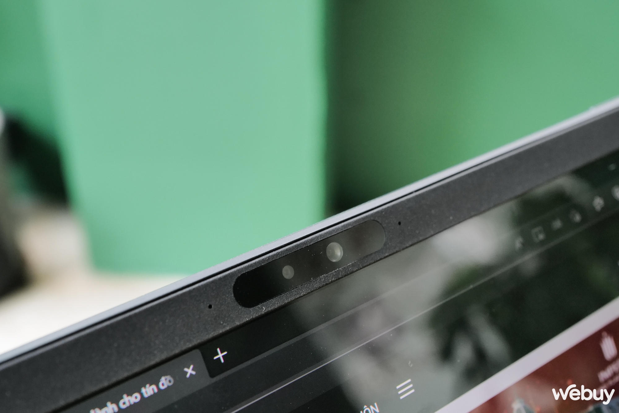 Trên tay laptop có thể gập đôi màn hình mà không hỏng đến từ nhà ASUS