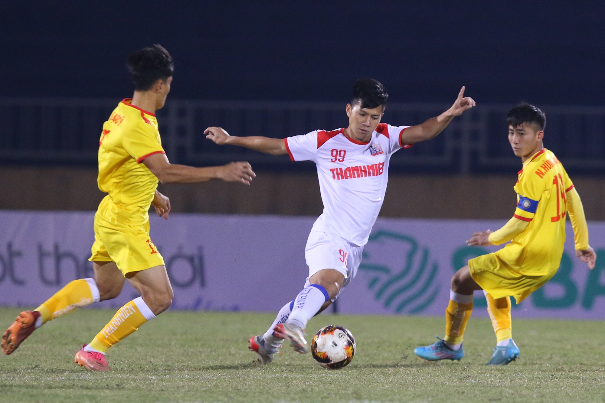 U21 SLNA giành vé vào tứ kết U21 Quốc gia những vẫn bị loại