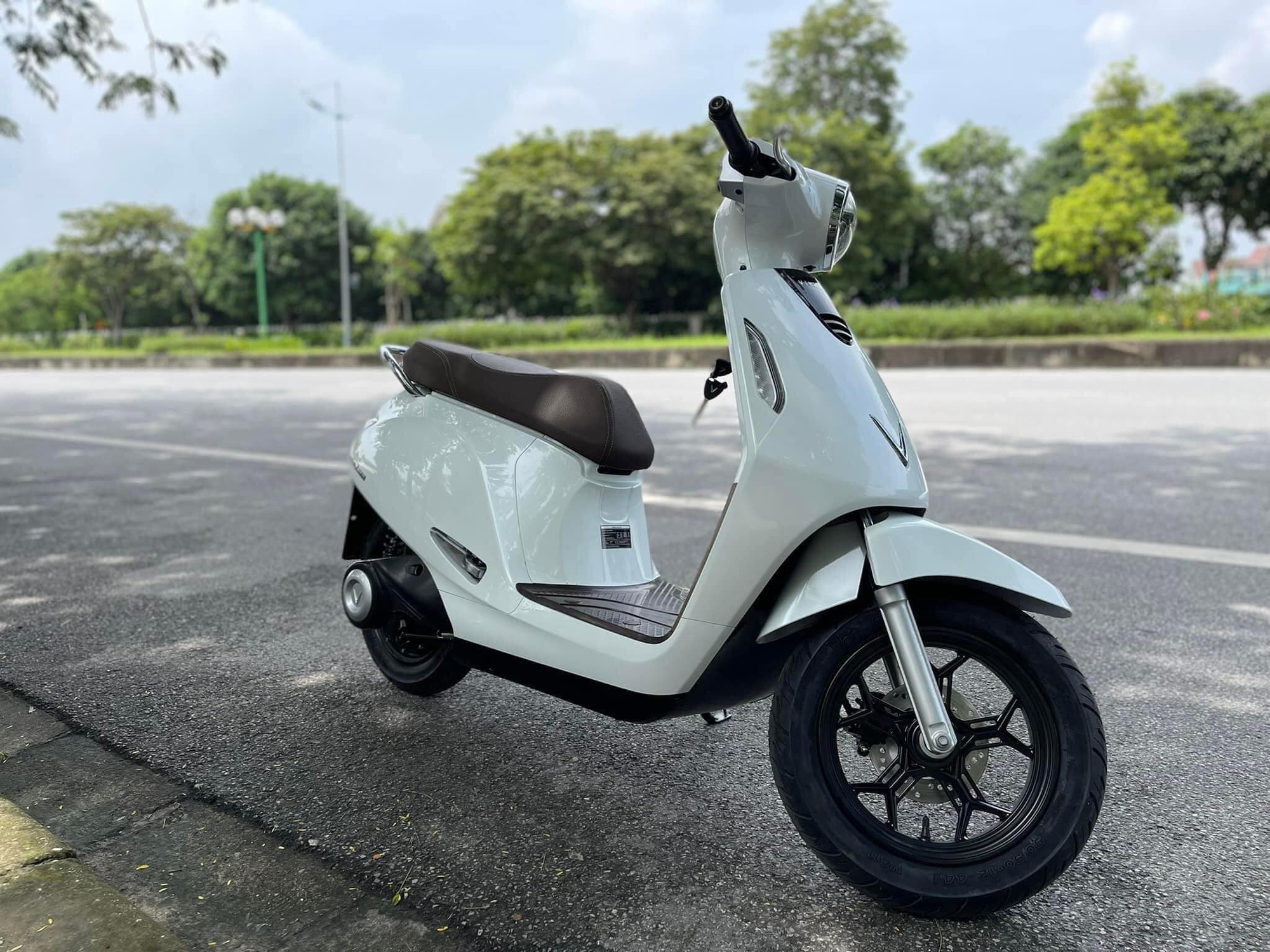 VinFast Evo 200 lộ diện, xe máy điện sạc một lần chạy 200km
