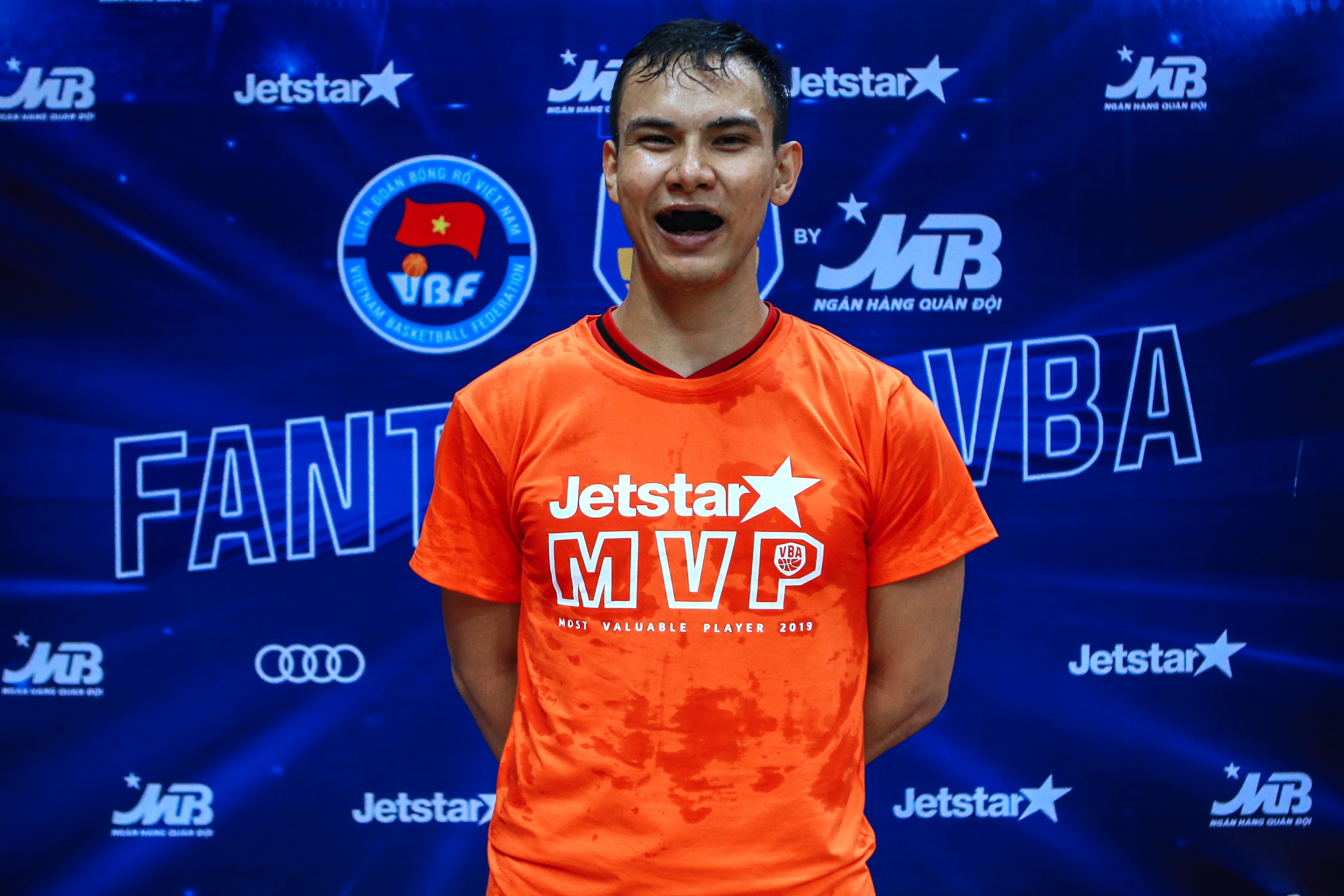 Tâm Đinh và Tim Waale: Mối duyên nợ không tưởng ở VBA