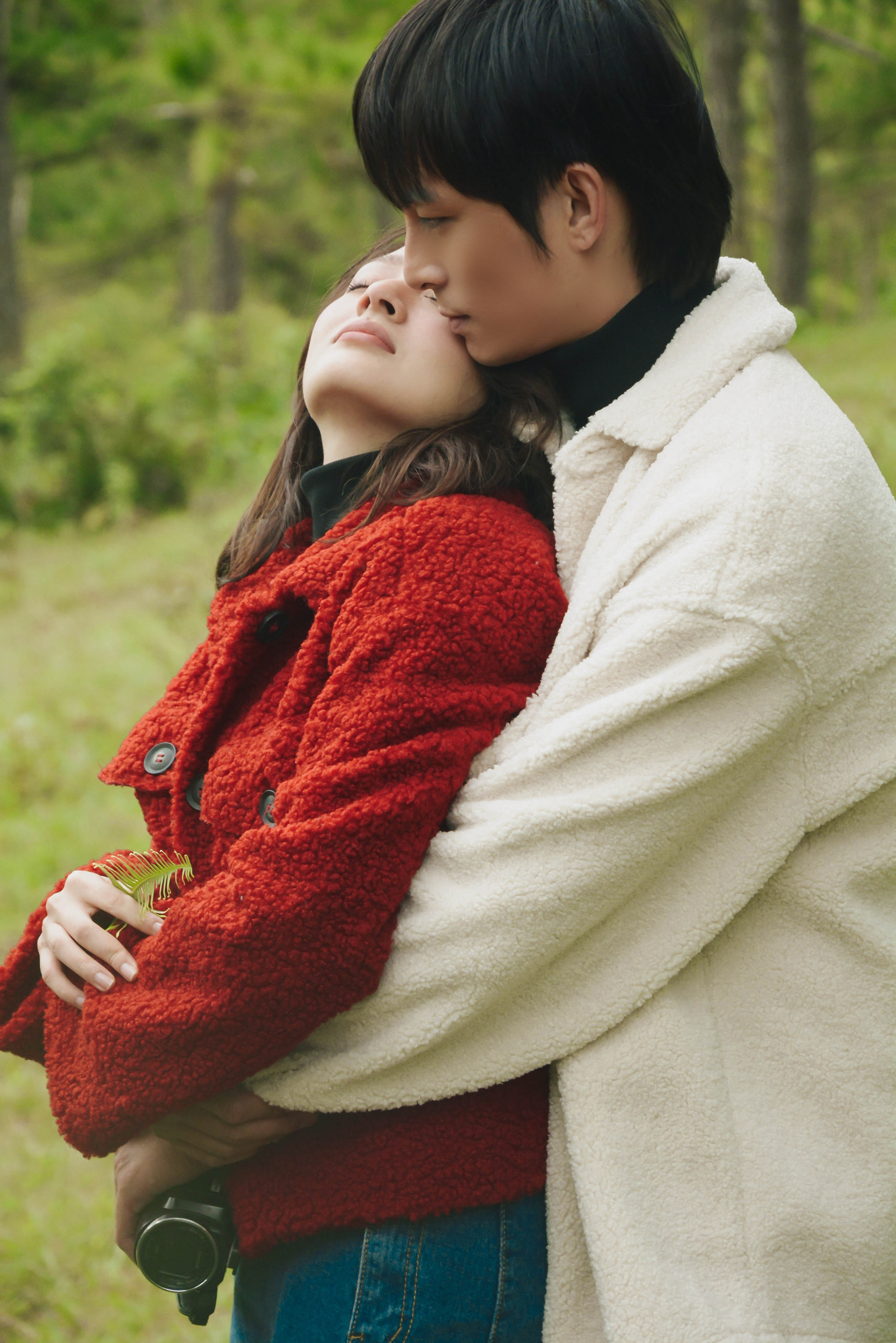 Bảo Anh được khen nức nở khi trở lại ballad sau 4 năm nhưng nam chính và kỹ xảo là điểm trừ ...