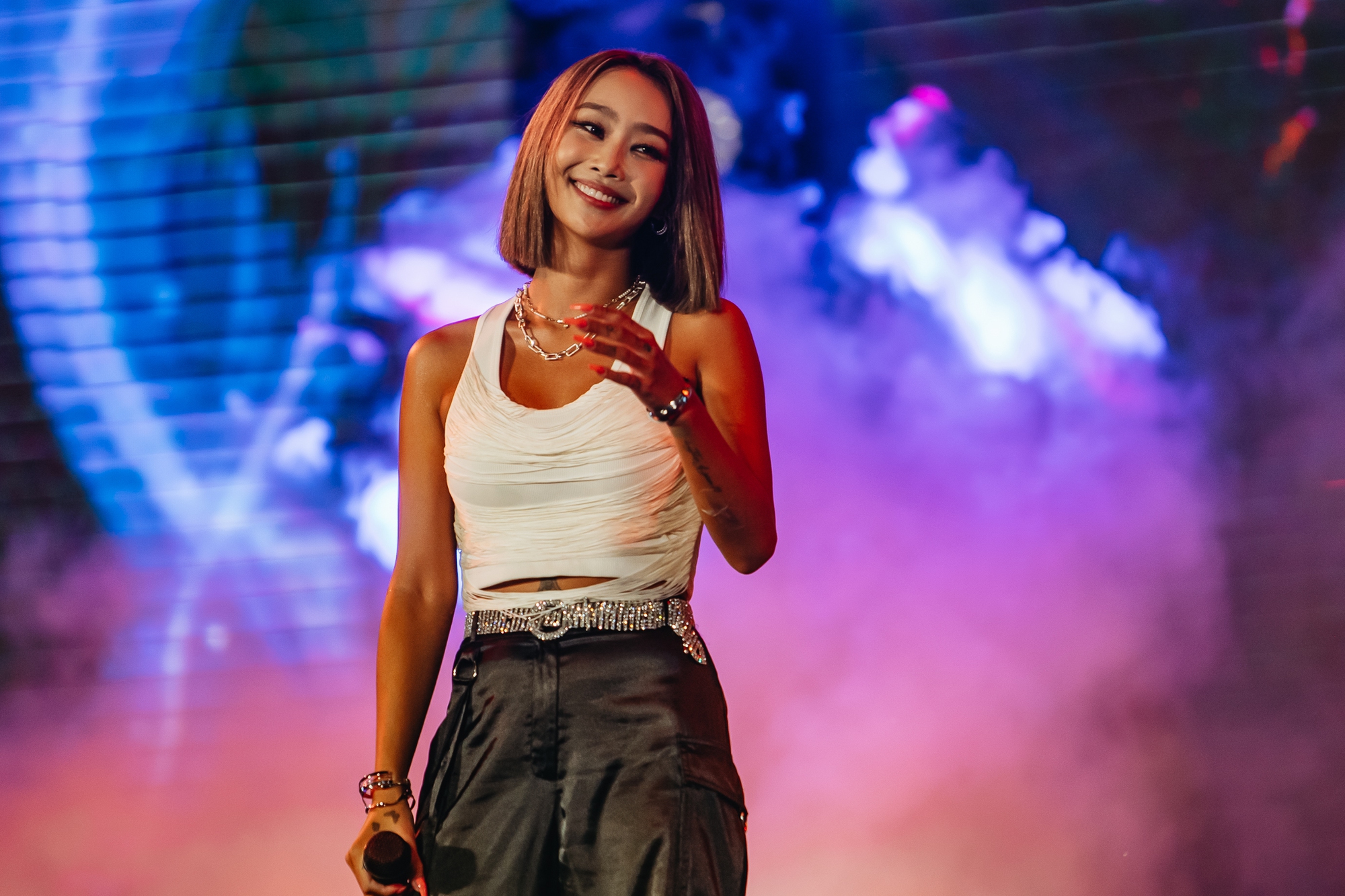 Hyolyn (Sistar) gây "bão" tại phố đi bộ Hà Nội