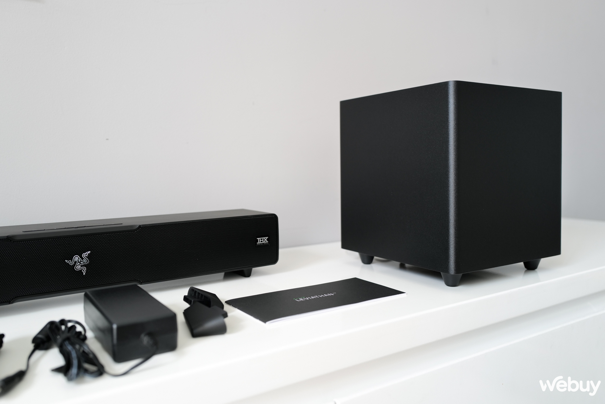 Razer Leviathan V2: Loa không dây đặt bàn hướng tới game thủ