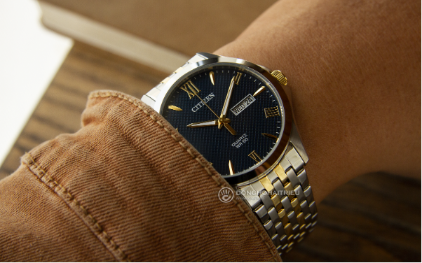 Đồng hồ Citizen Quartz WR50 giá bao nhiêu, có tốt không?