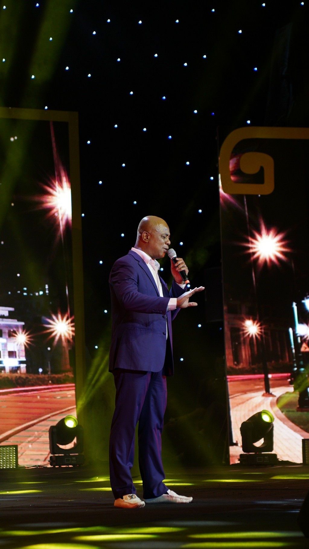 Ca sĩ Randy: "Tôi vẫn chưa tìm được mẹ"