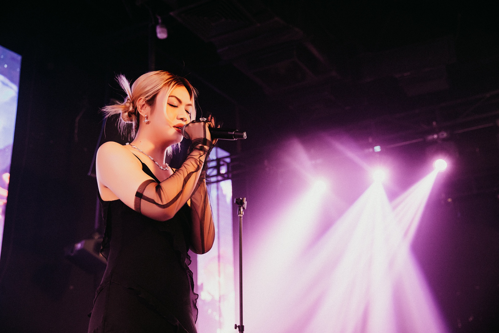 Xesi diễn Túy Âm sau lùm xùm bản quyền, "An Tây" hát nhiệt tình theo ...