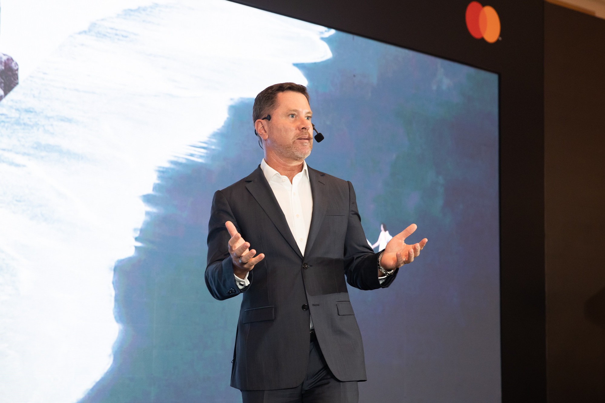 Ra mắt thẻ tín dụng HSBC TravelOne được thiết kế riêng để phục vụ những ...