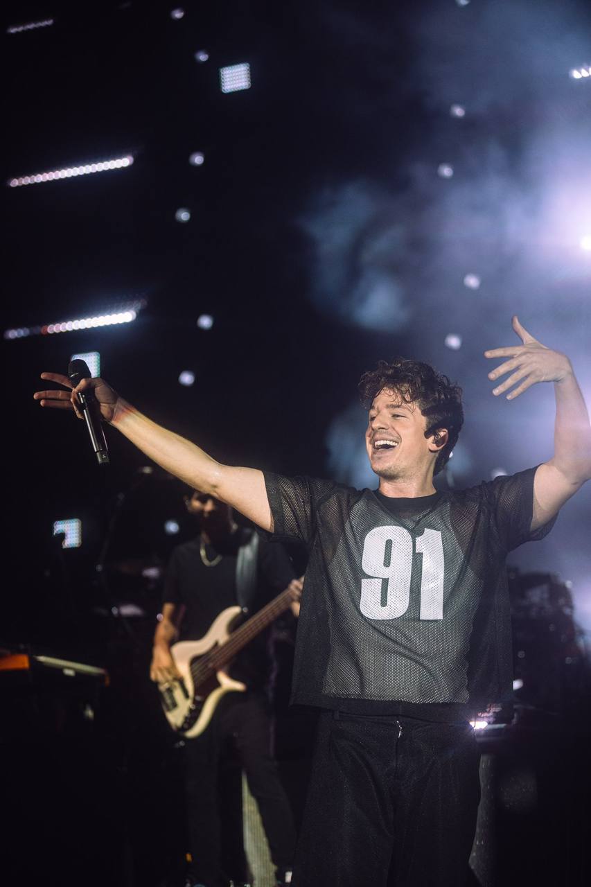 Tiết lộ quá trình mời Charlie Puth về Việt Nam biểu diễn: "Cát-xê và ...