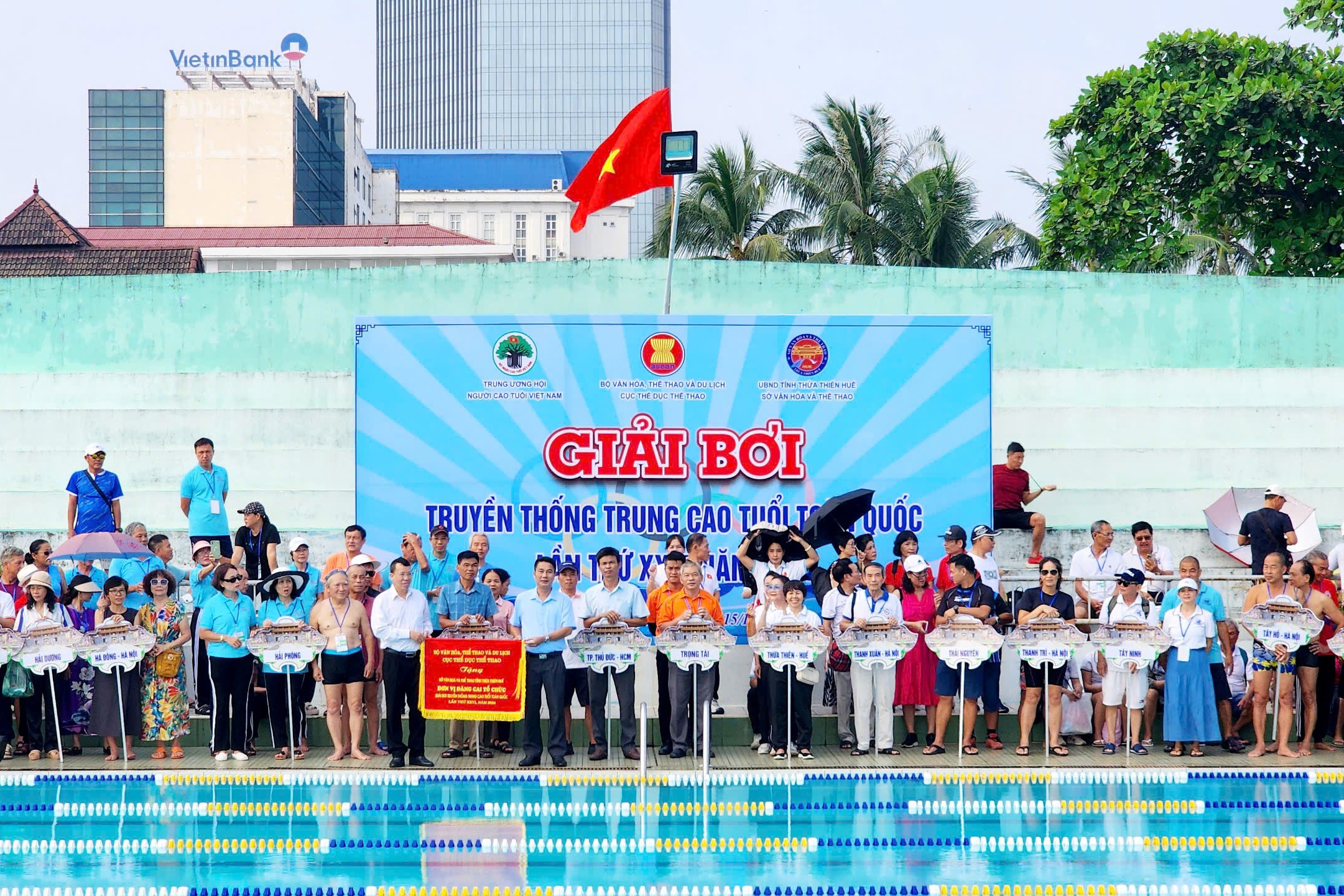 Khai mạc Giải Bơi truyền thống trung cao tuổi toàn quốc năm 2024