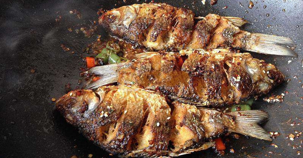 Cá diếc chiên giòn rim mặn ngọt ngon cơm