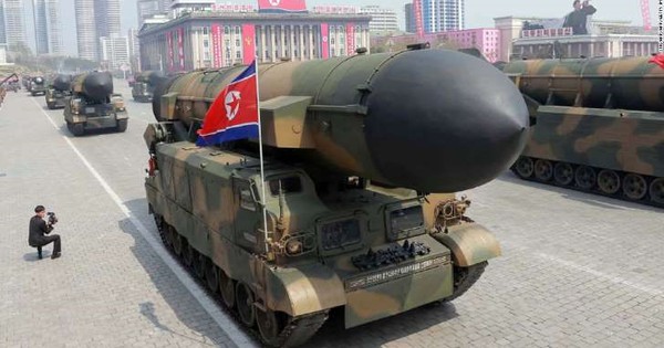 Lộ diện hàng chục siêu tên lửa ICBM Triều Tiên ngay trước Olympic